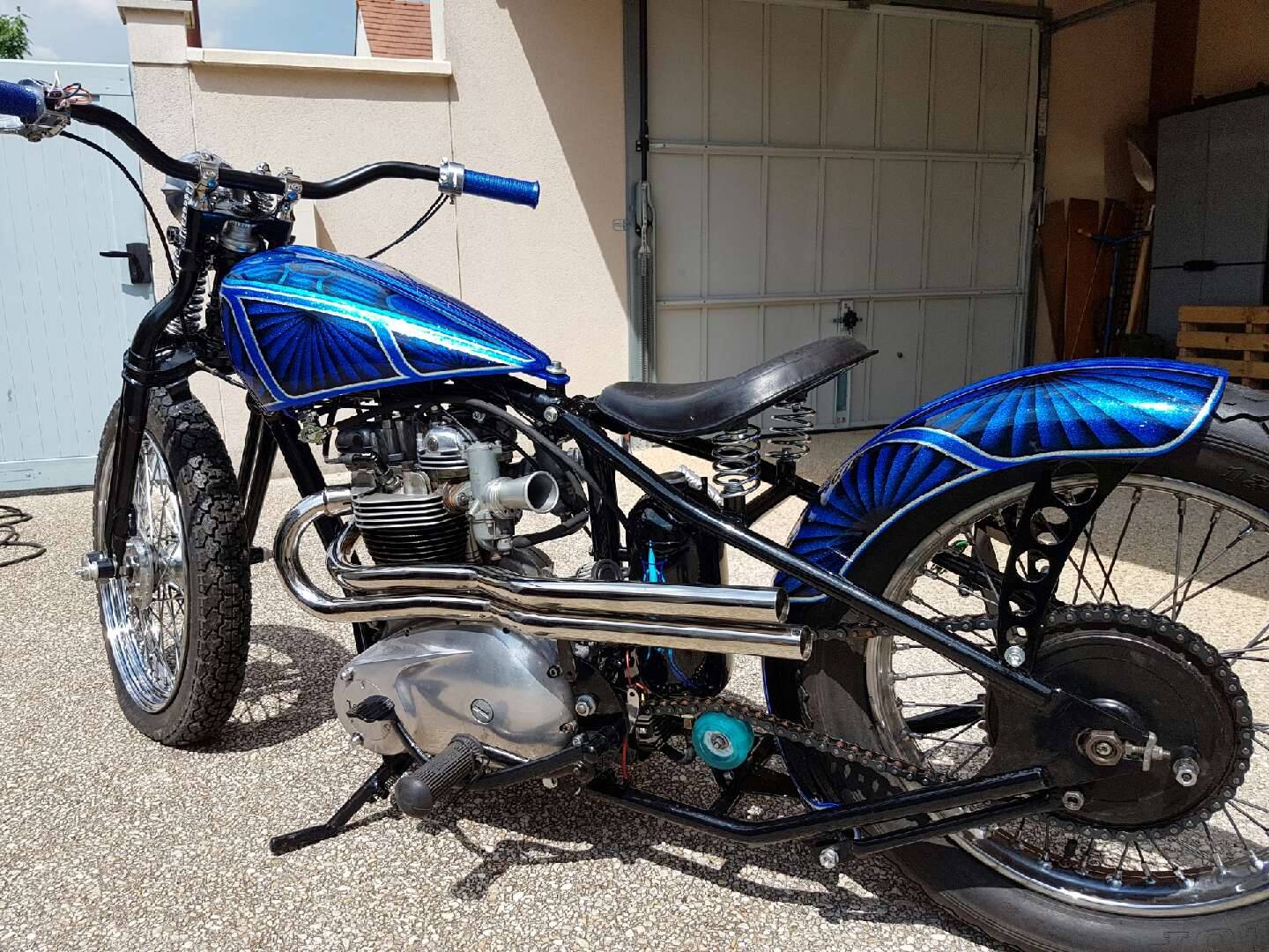 Blue Triumph - ☆ Custom Aérographie ☆ : ☆ Custom Aérographie